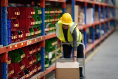 Ensuring Efficient Picking and Packing in Warehouses